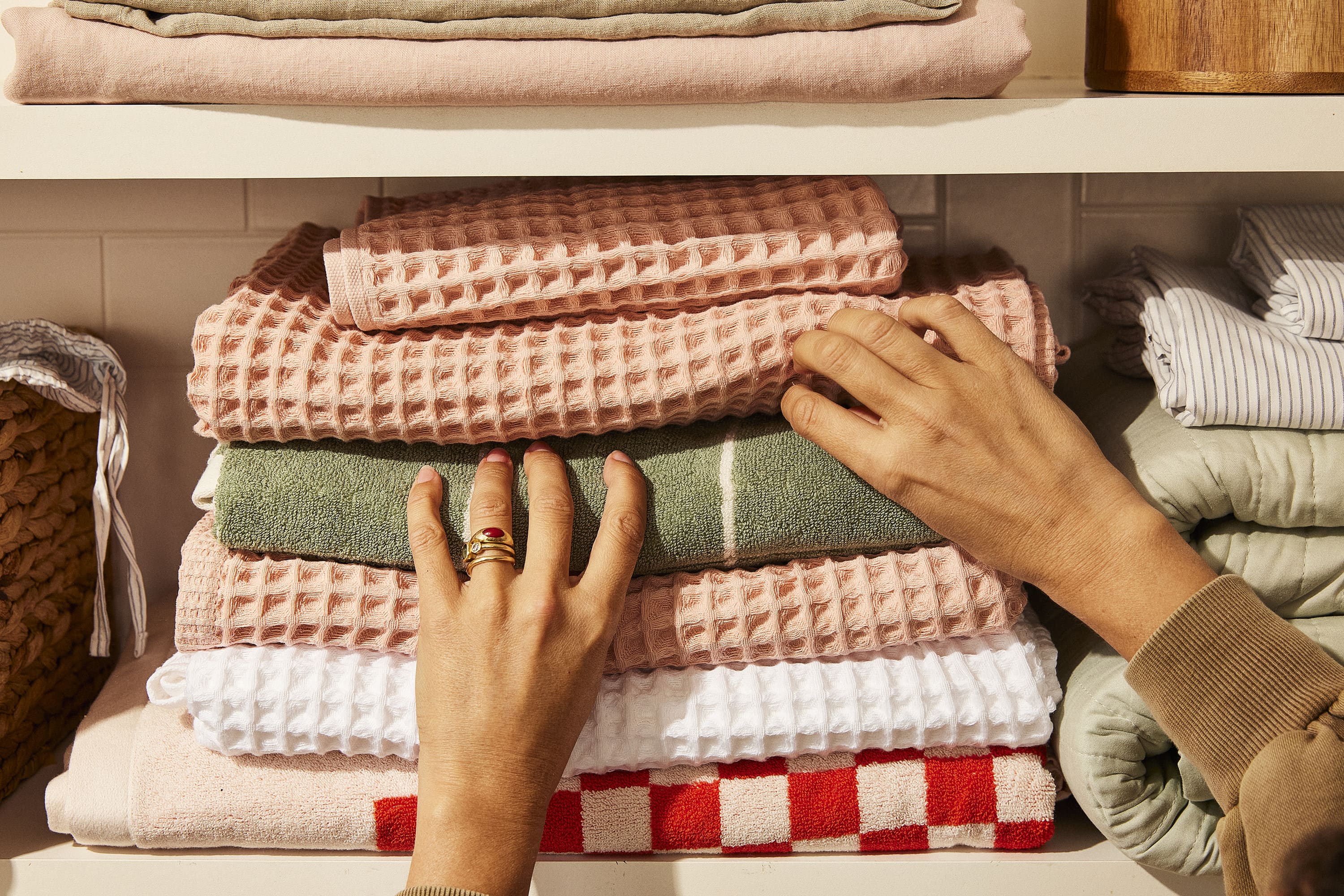 Eco-Friendly Linen Cleaning in 92105, CA | Crown Laundry